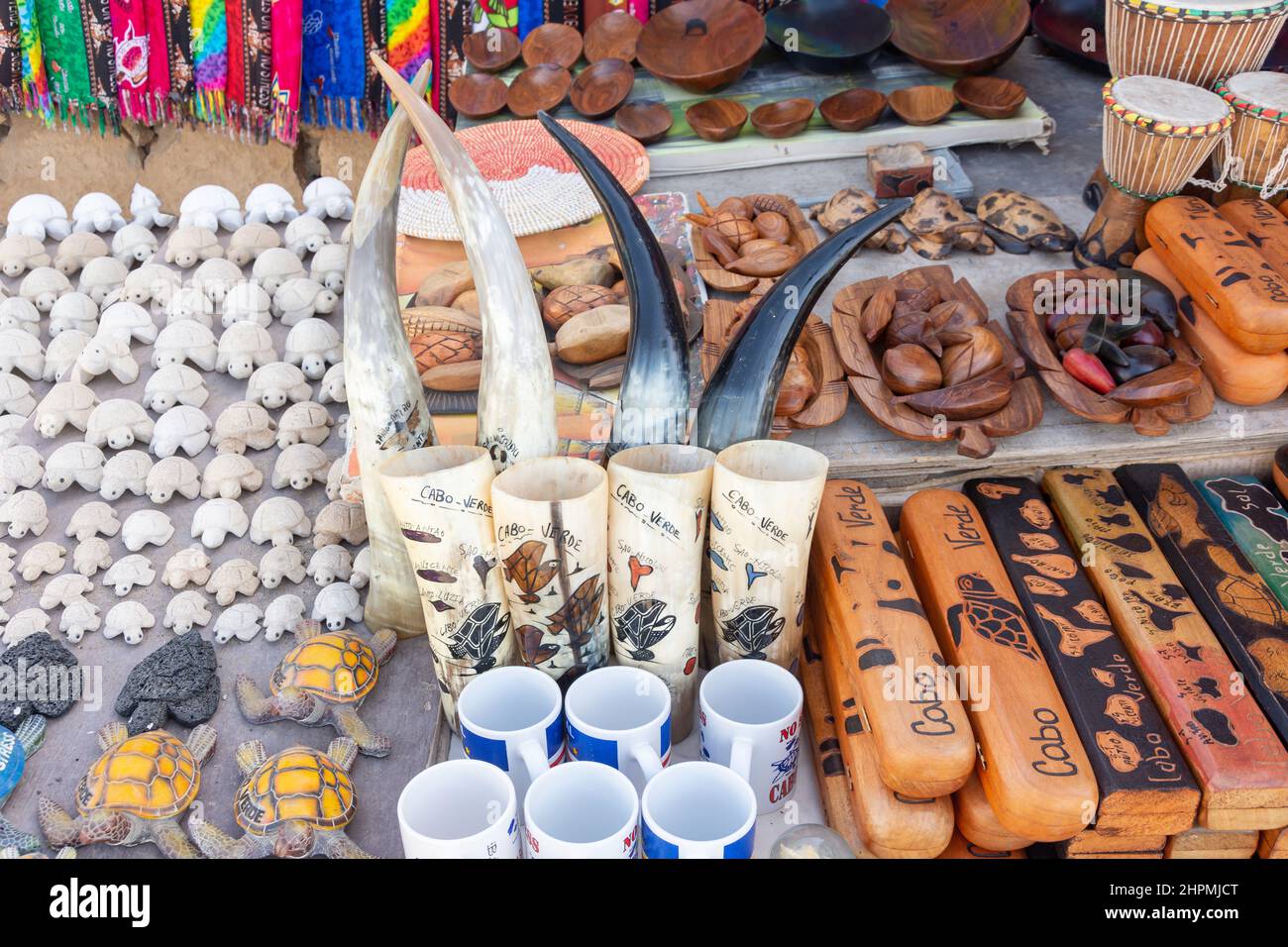 Souvenir crafts stall on Monte Curral, Espargos, Sal (IIha do Sal ...