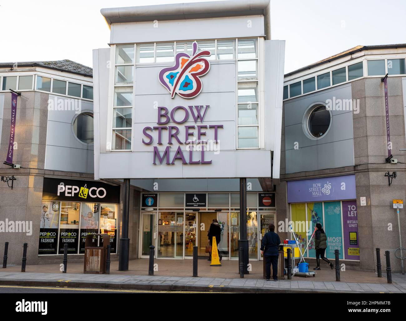 Blade wielding hi-res stock photography and images - Alamy