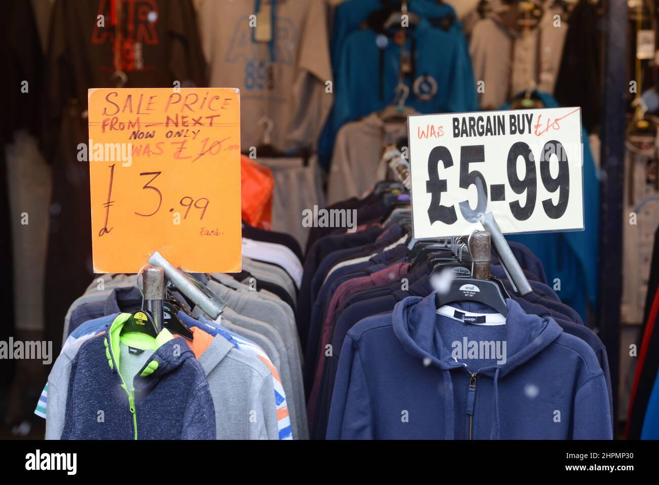 English market stall hi-res stock photography and images - Alamy