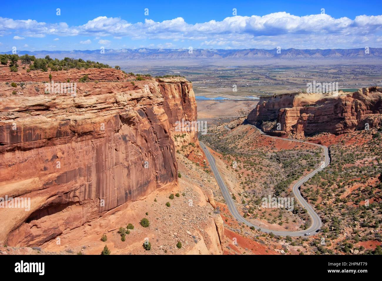 View of Rim Rock Drive road in Colorado National Monument, Grand ...