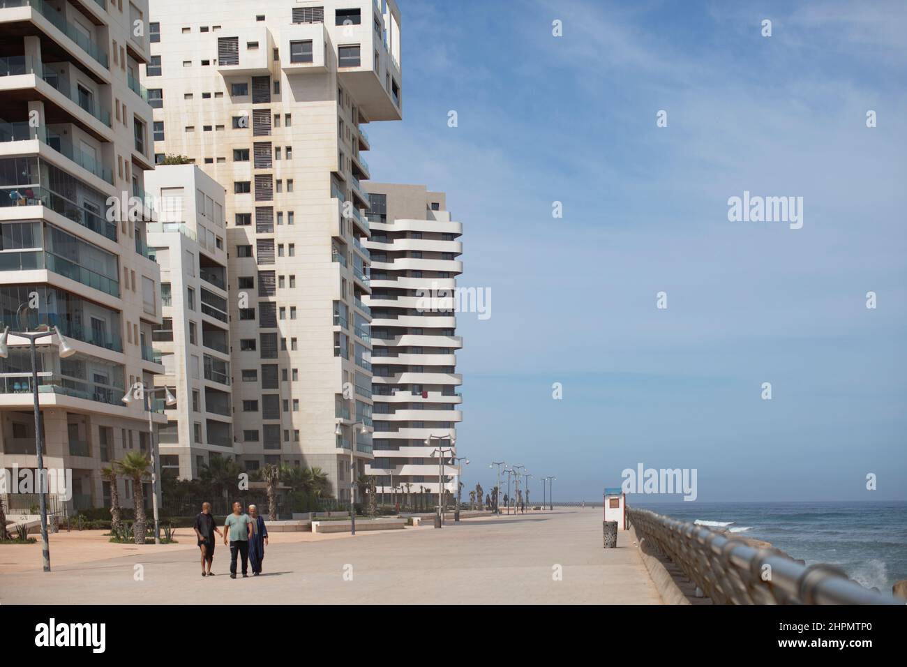 High rise skyscraper skyscrapers building buildings residential ...