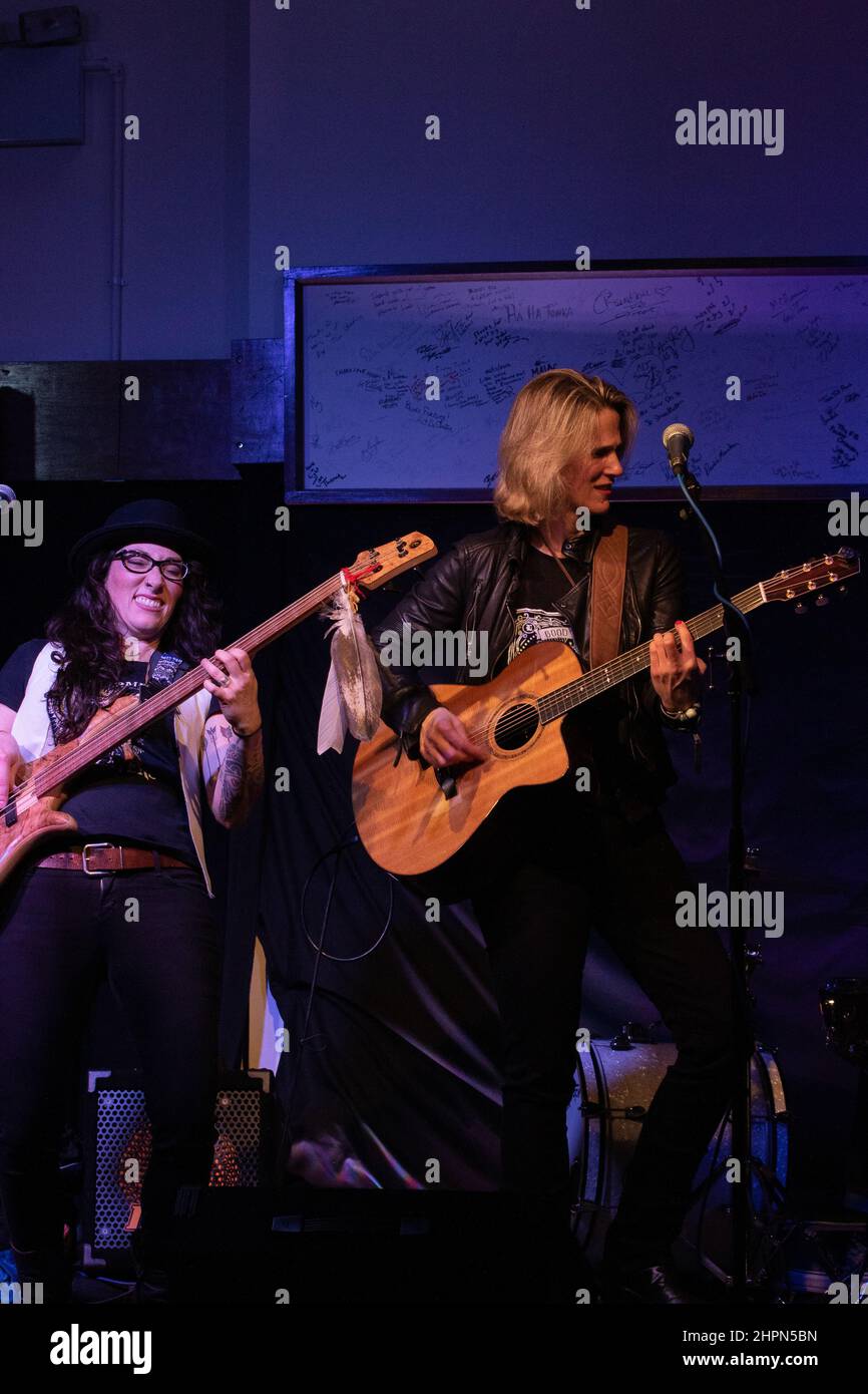 Canadian singer/songwiter Lynn Hanson putting on a show with a small ...