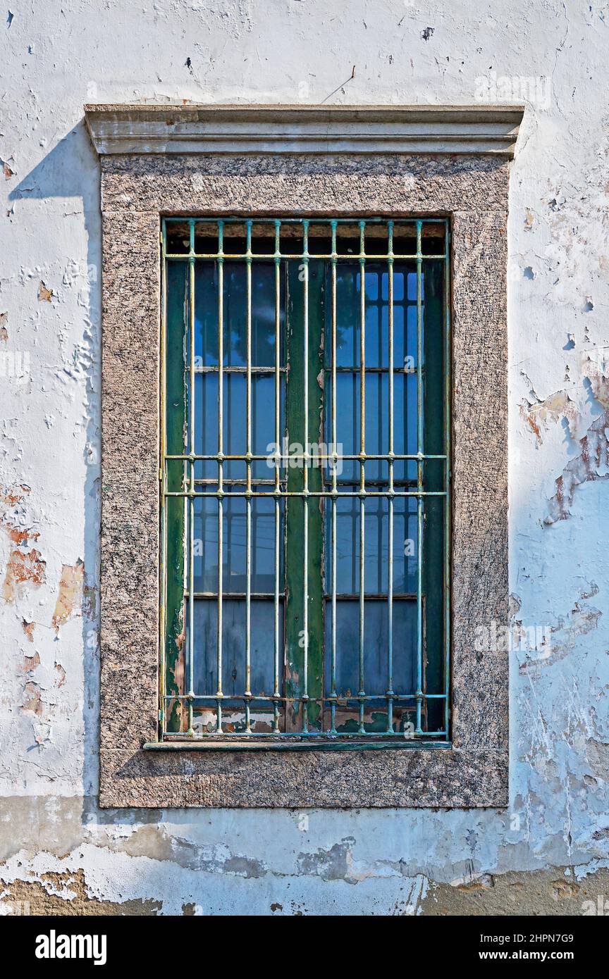 Ancient colonial window on facade, Rio Stock Photo - Alamy