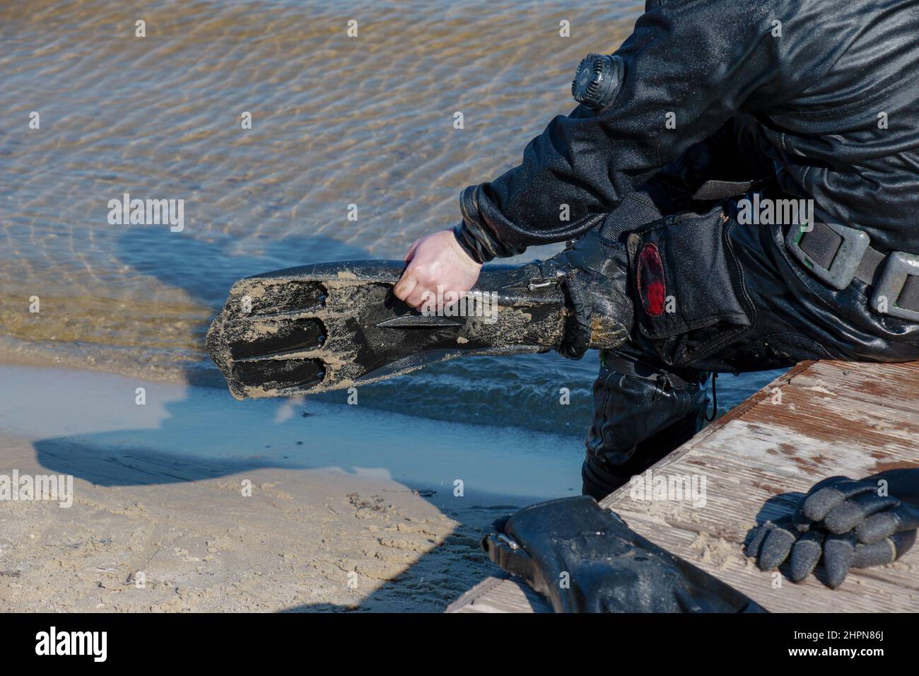 Professional diver at work underwater hi-res stock photography and ...