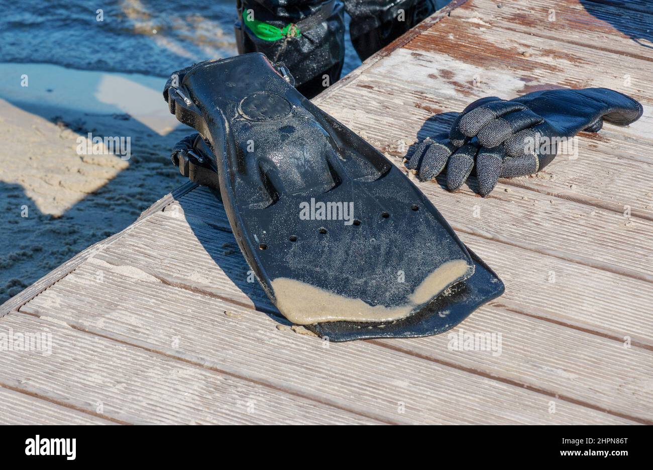 Professional diver at work underwater hi-res stock photography and ...