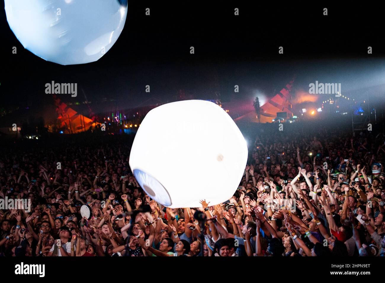 Bouncing beach ball bounces through the audience at the Coachella ...