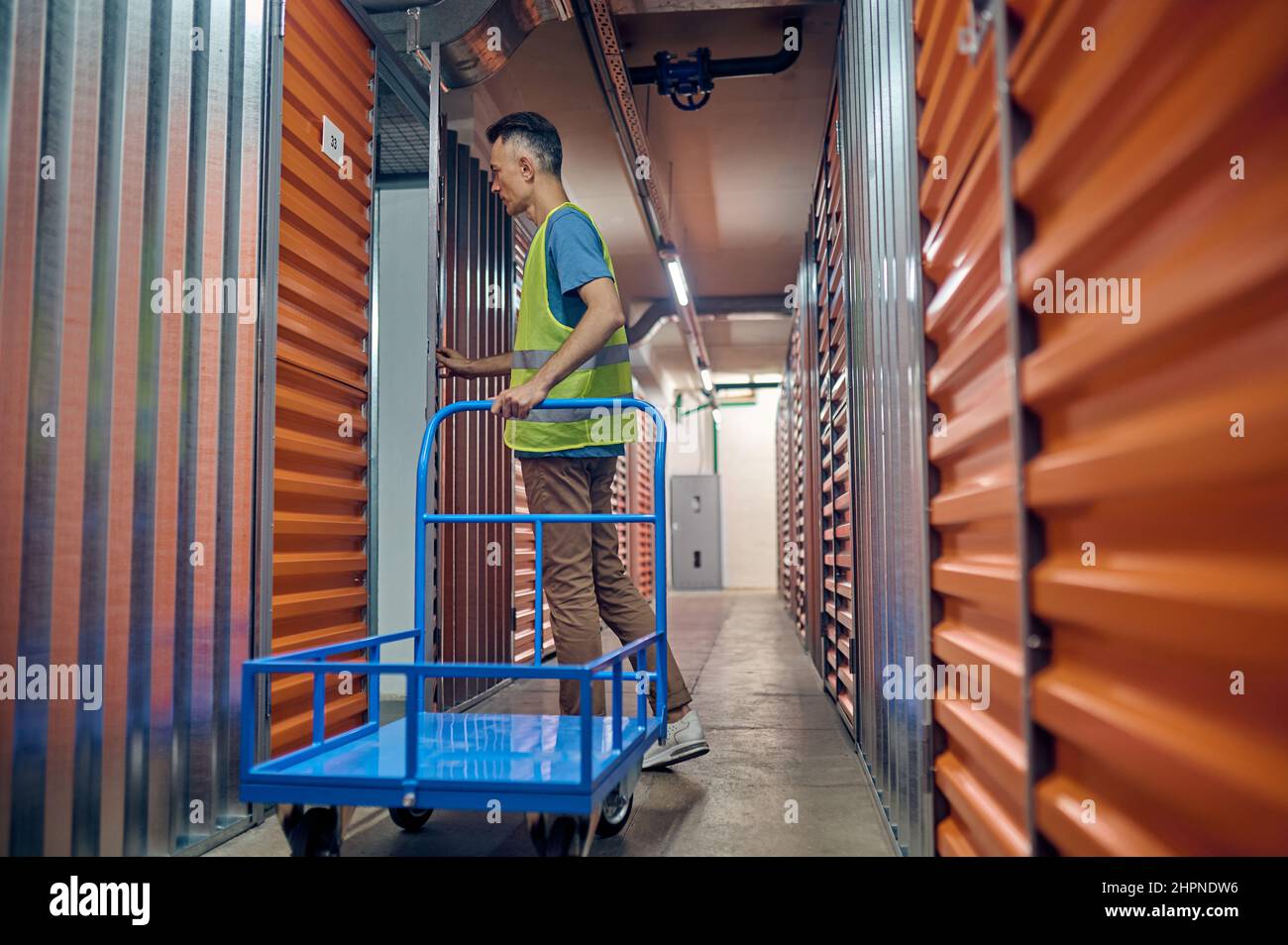 One storehouse hi-res stock photography and images - Alamy