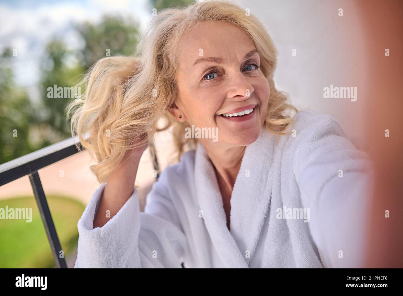 Robe bathrobe hi-res stock photography and images - Alamy