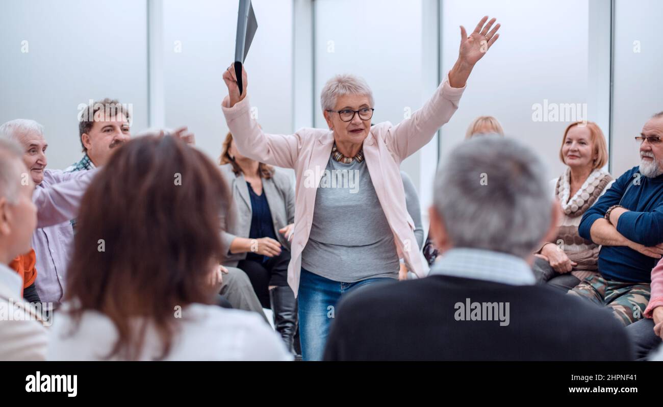 Old lady teaches old people hi-res stock photography and images - Alamy