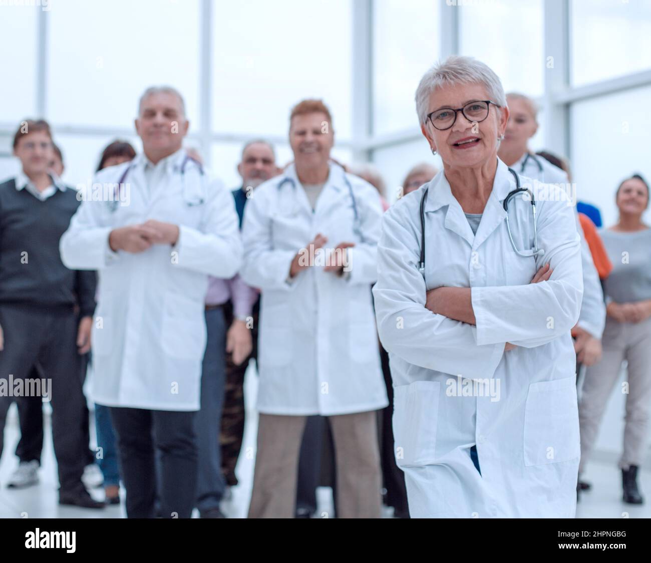 doctors and patients clap their hands Stock Photo - Alamy