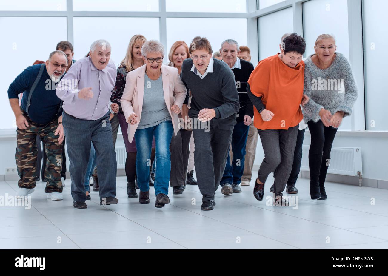 a group of seniors get ready to run Stock Photo - Alamy