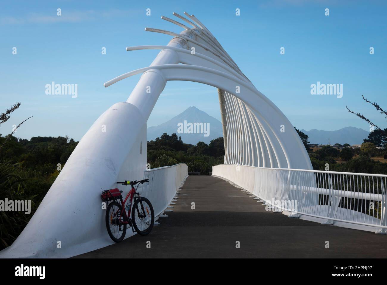 Te Rewa Rewa Bridge, New Plymouth, Taranaki, North Island, New Zealand ...