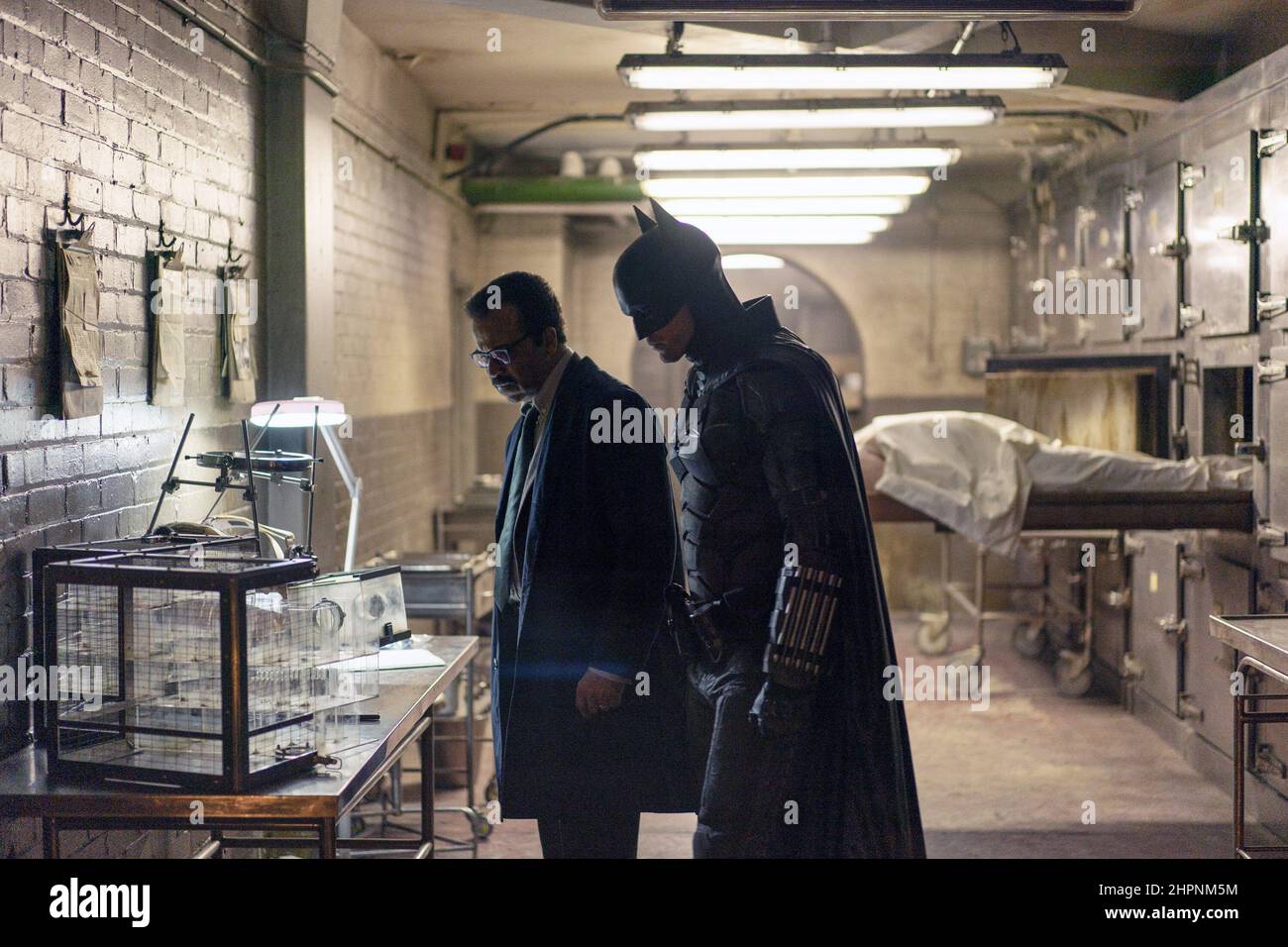 THE BATMAN, from left: Jeffrey Wright as James Gordon, Robert Pattinson ...