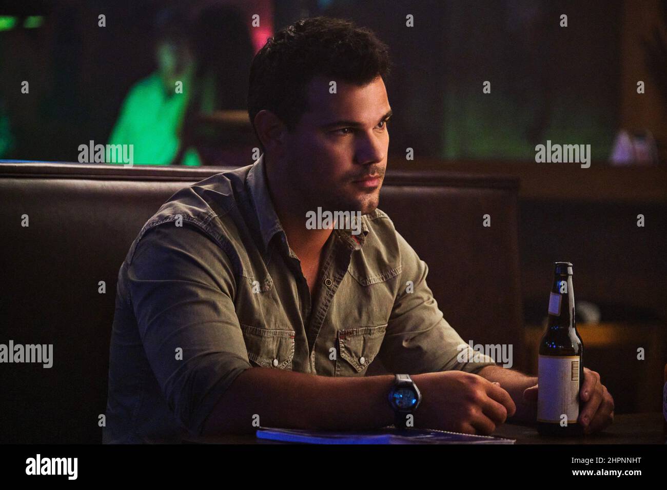 HOME TEAM, Taylor Lautner, 2022. ph: Scott Yamano /© Netflix / Courtesy ...
