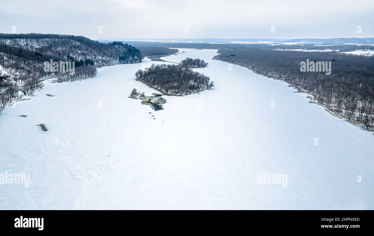 Icy cold river hi-res stock photography and images - Alamy