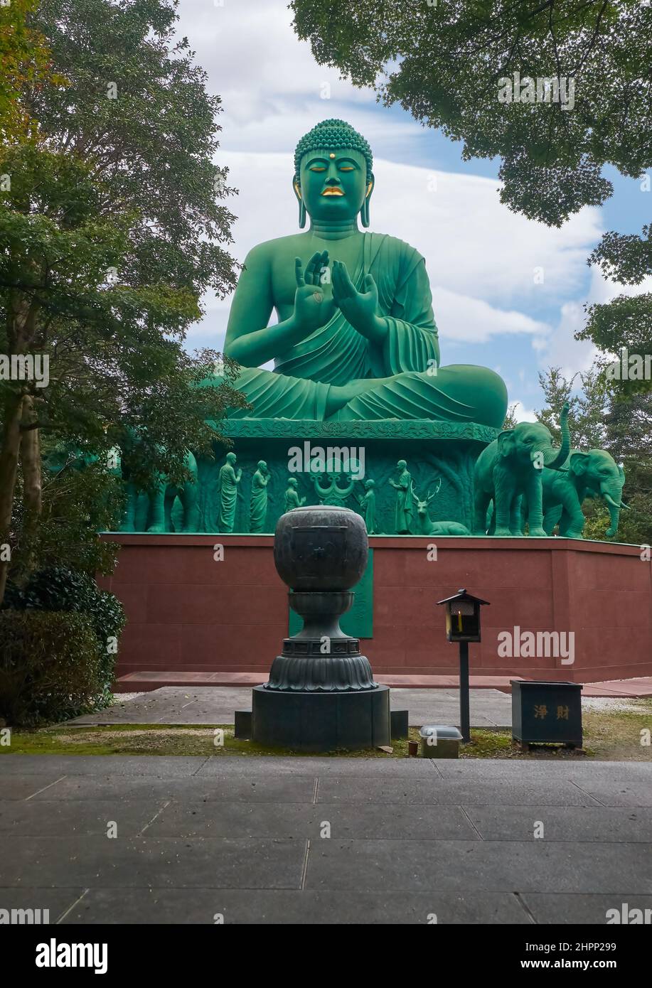 First sermon of the buddha hi-res stock photography and images - Alamy