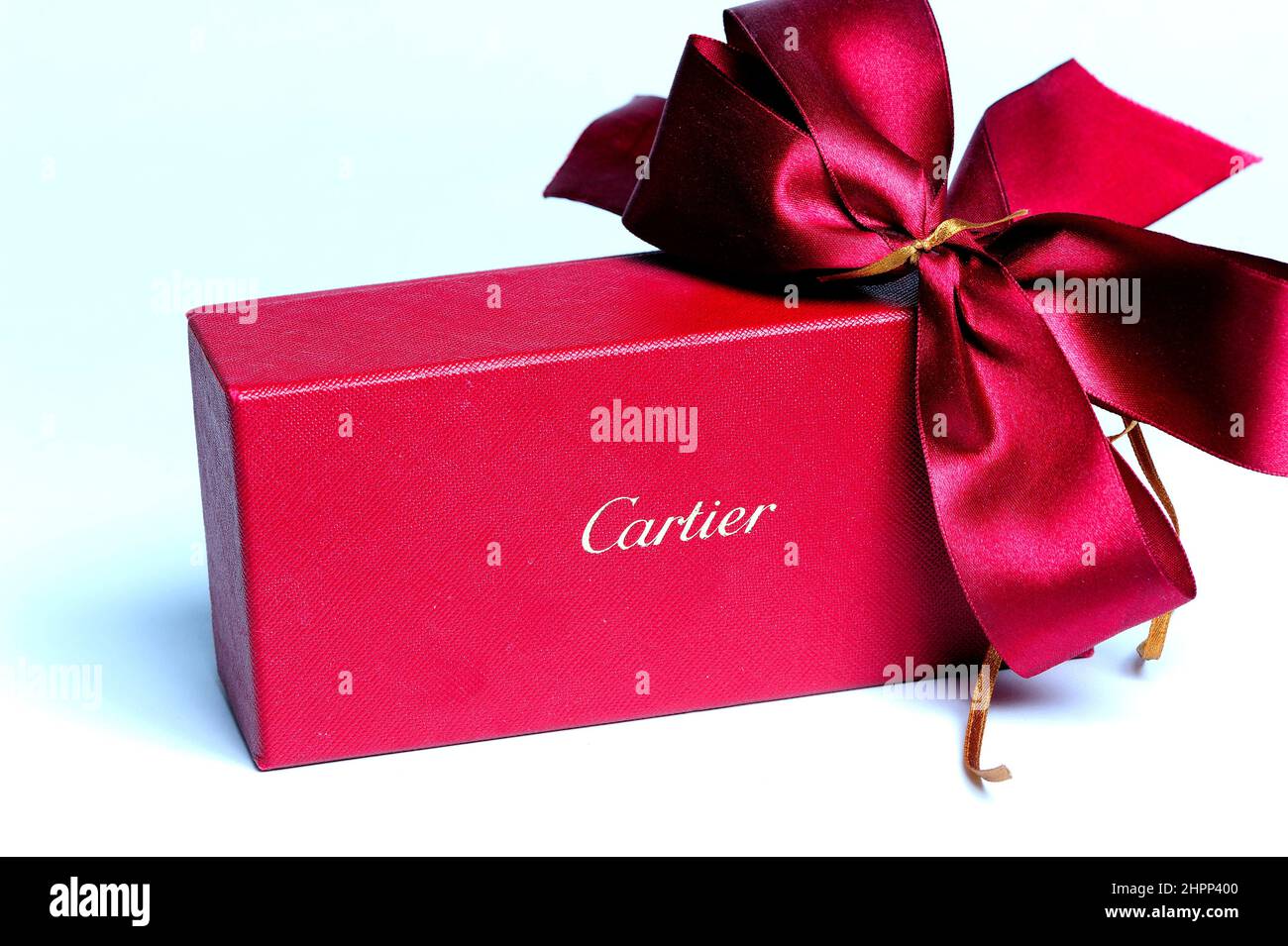 Cartier, gift, lifestyle, high jewellery, art, box, Red Cartier box ...