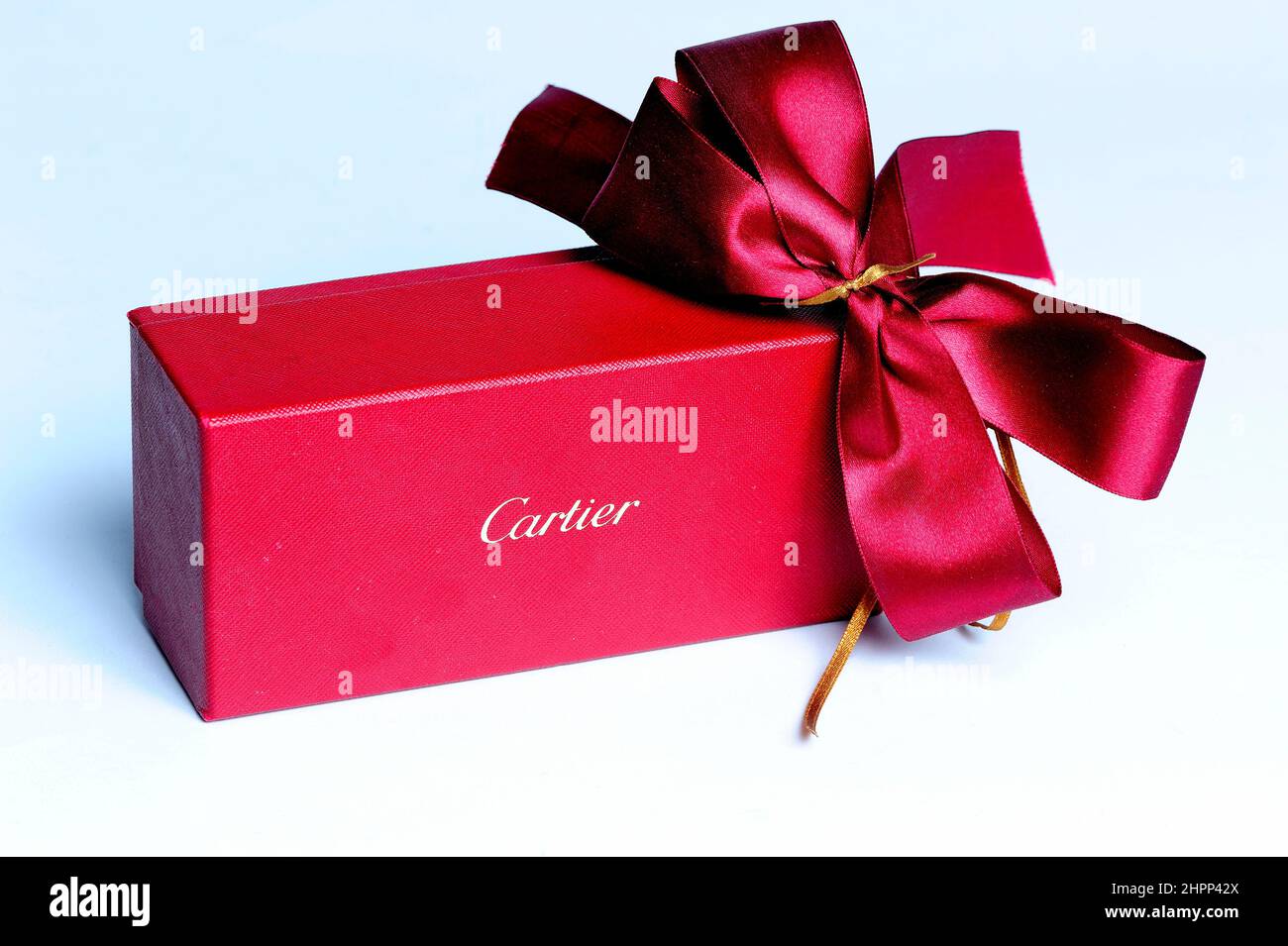 Cartier, gift, lifestyle, high jewellery, art, box, Red Cartier box ...