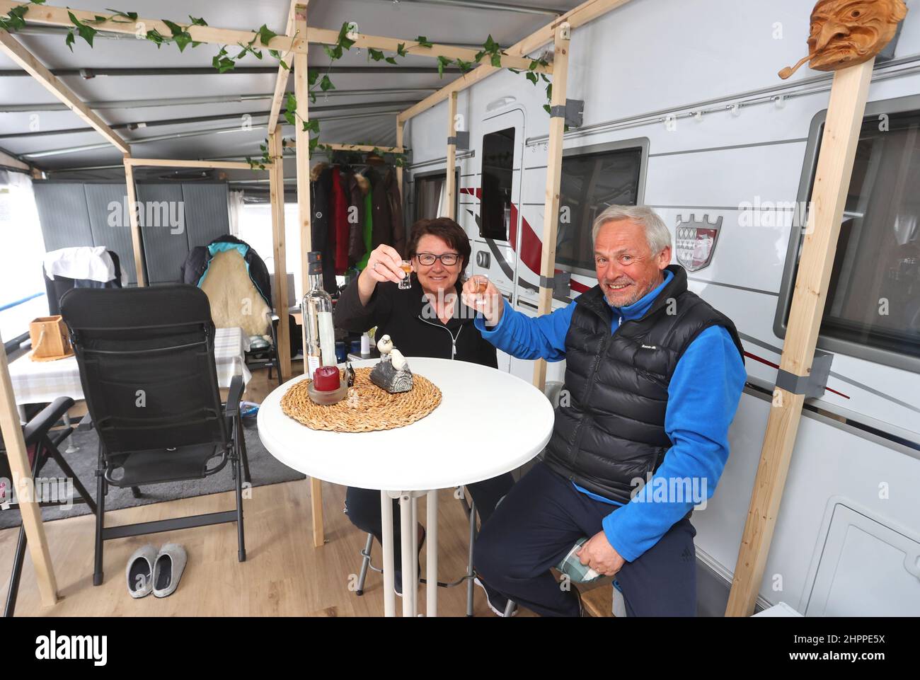 Wertach, Germany. 15th Feb, 2022. Peter and Ingrid Ziemann are sitting ...