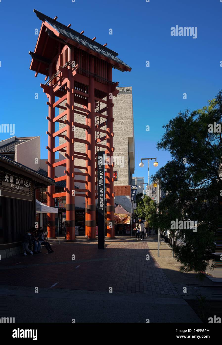 Los angeles downtown little tokyo hi-res stock photography and images ...