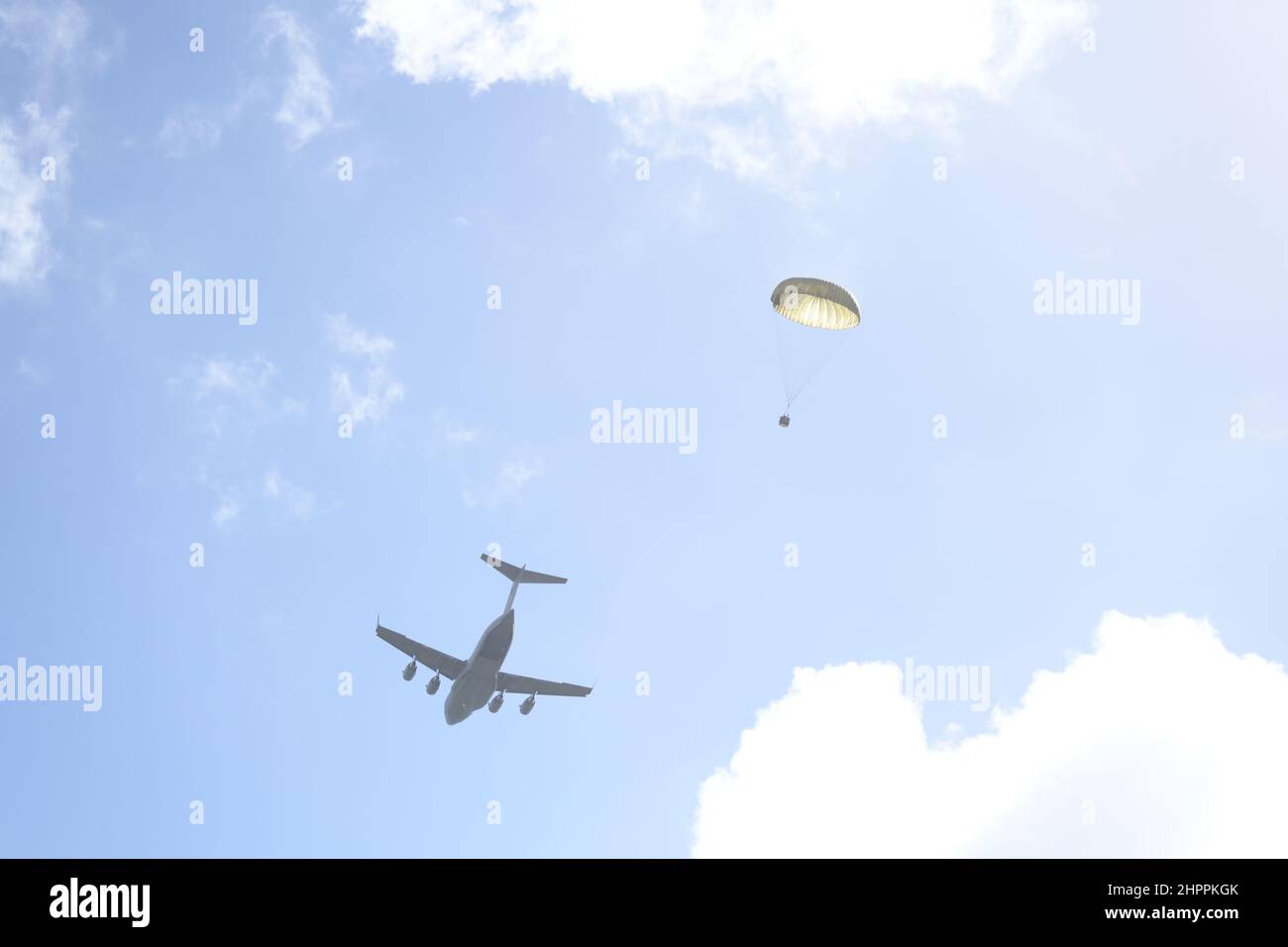 Airdrop bundle hi-res stock photography and images - Alamy