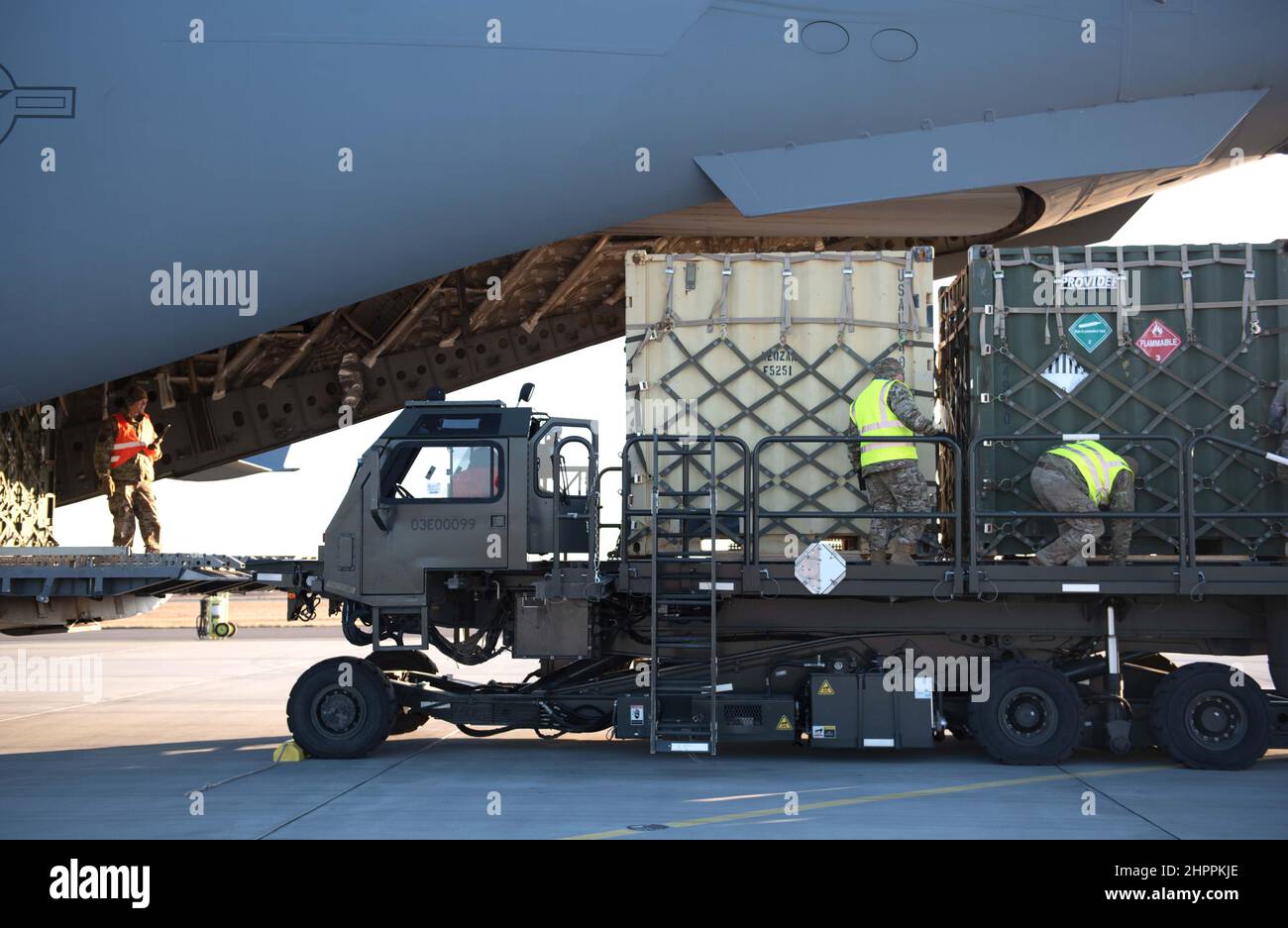 Airport cargo pallets hi-res stock photography and images - Alamy