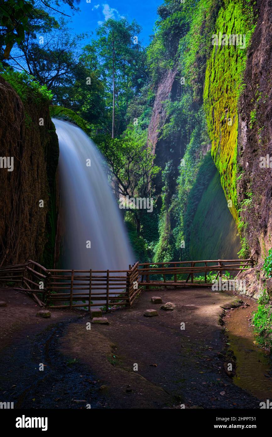 Sulphur mountain hot springs hi-res stock photography and images - Alamy