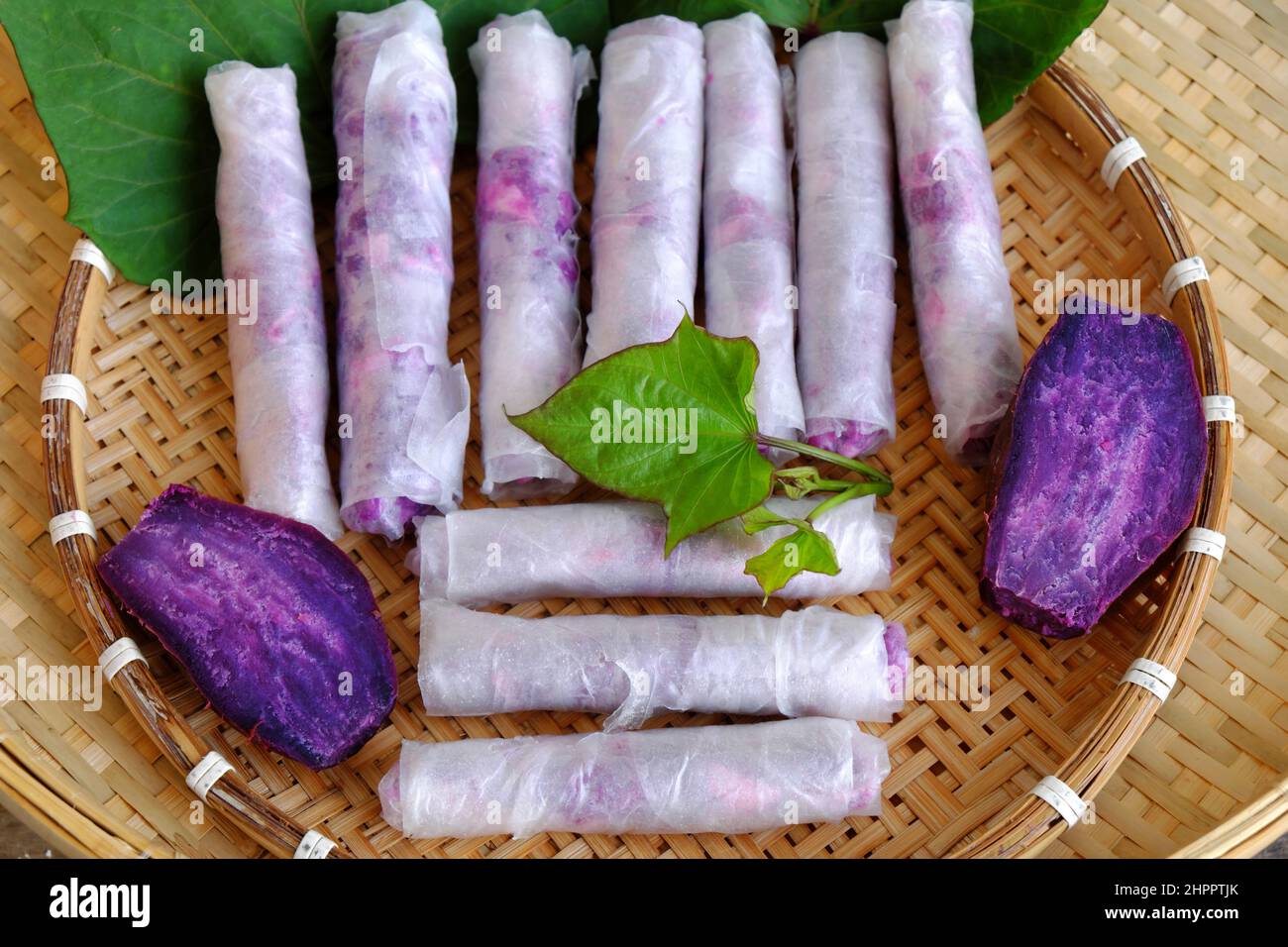 Good food family weekend hi-res stock photography and images - Alamy