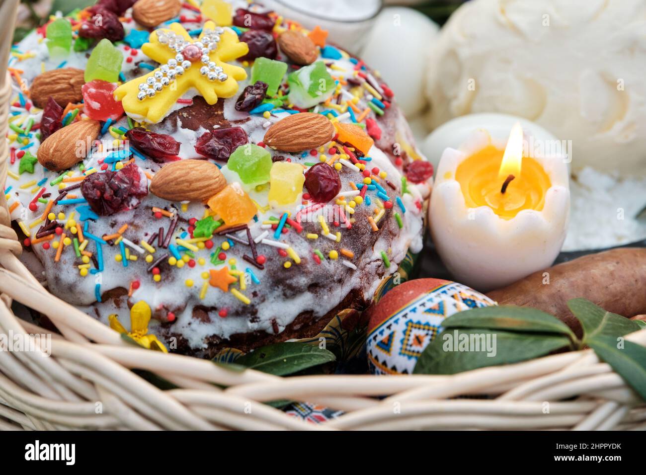 Ukrainian Easter basket filled with traditional festive dishes Stock ...