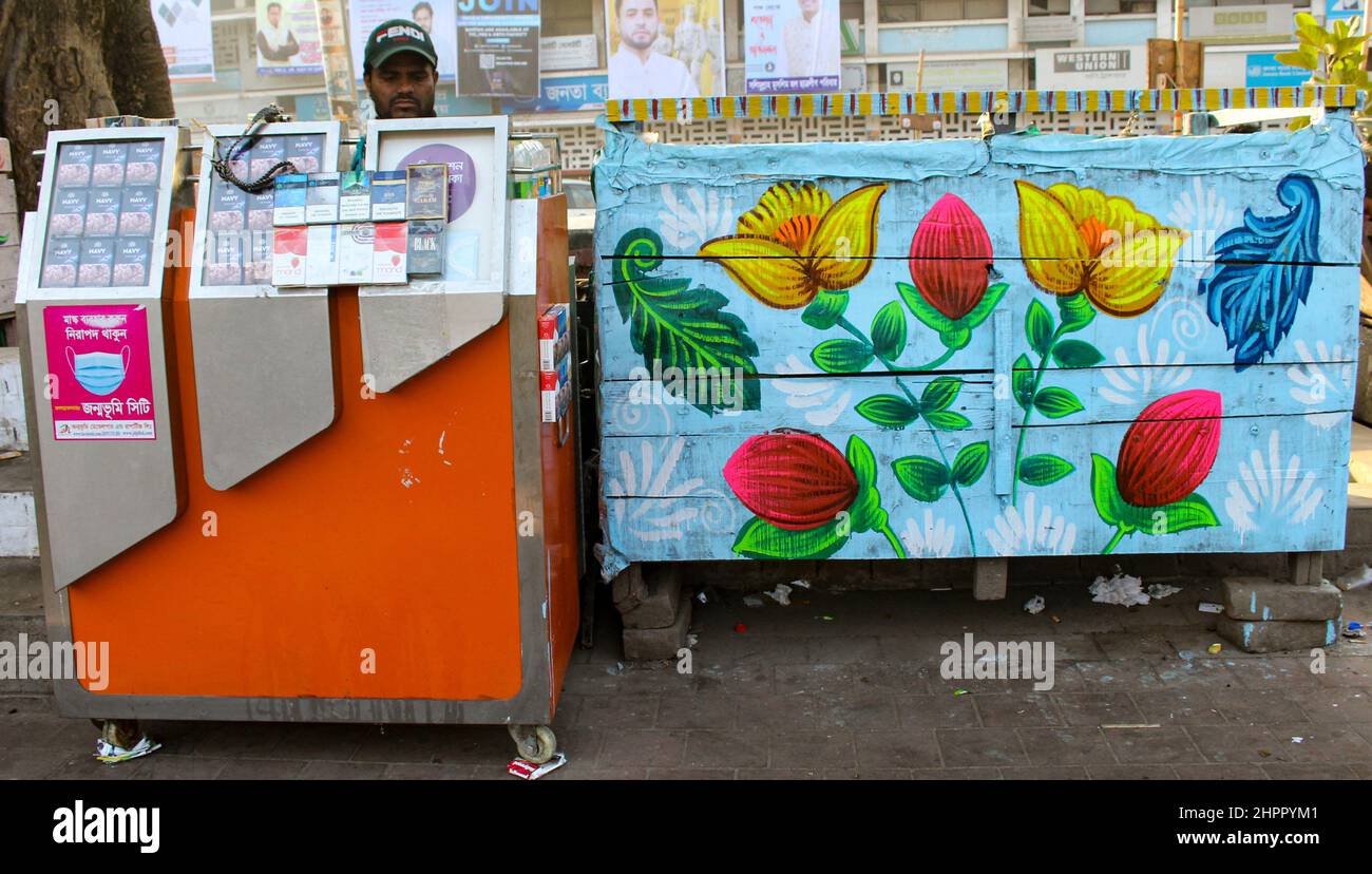 Colored Tea Stall Rickshaw Paint in TSC Stock Photo - Alamy