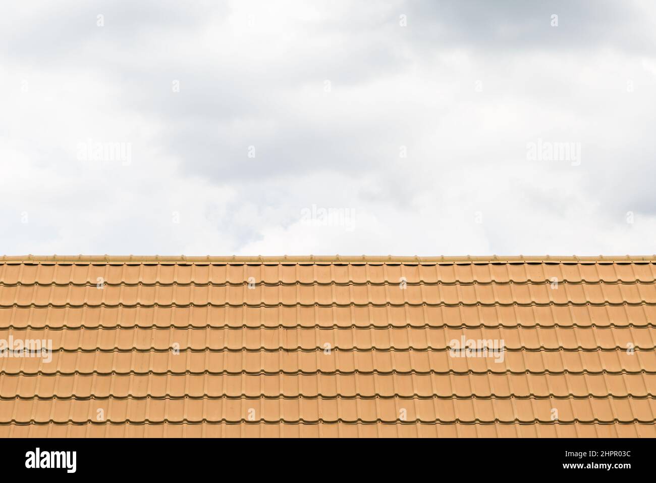 Tiles roof pattern architecture background Stock Photo - Alamy
