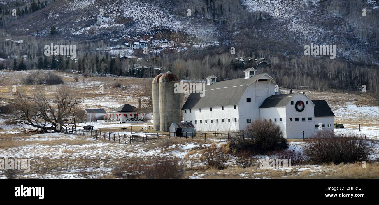 City barn hi-res stock photography and images - Alamy