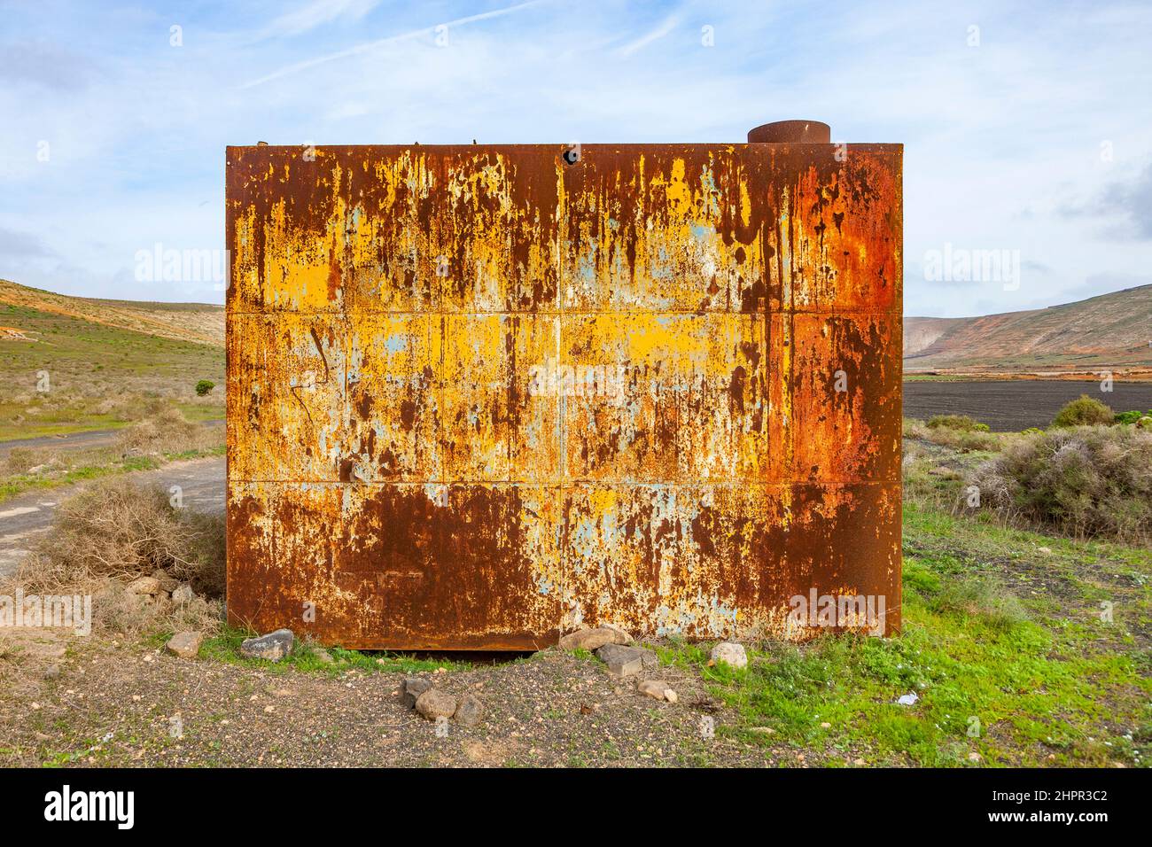 rusty grunge metal background of an old watertank Stock Photo - Alamy