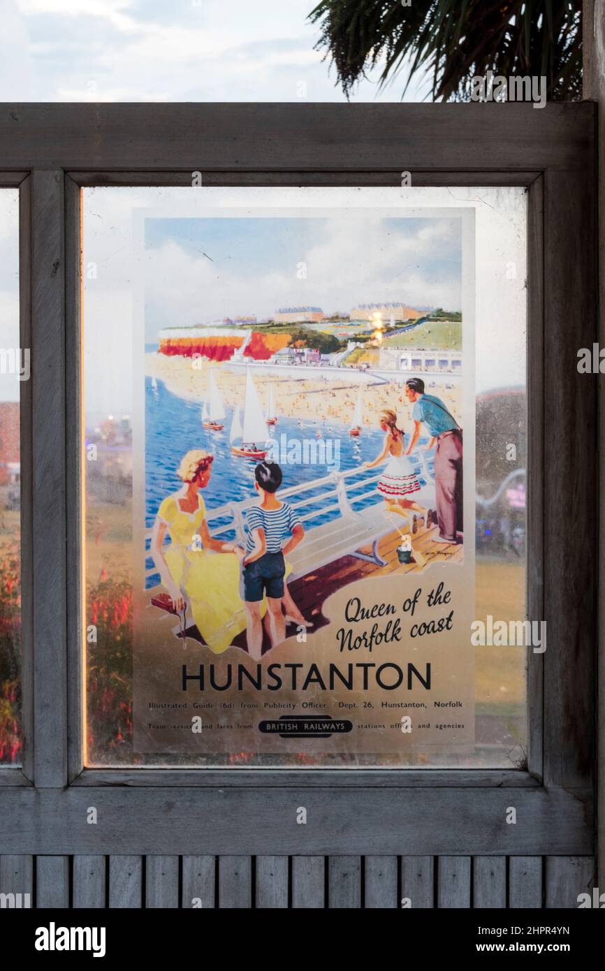 Vintage seaside posters hi-res stock photography and images - Alamy