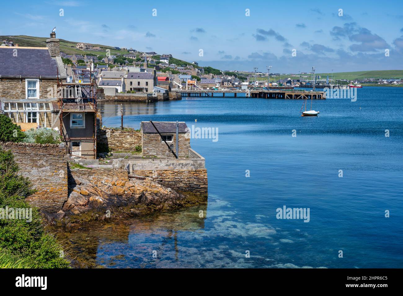 Stromness seafront looking north with former Lighthouse Commissioners ...