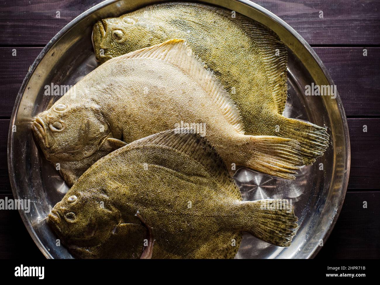 raw cleaned whole flounder fish ready for cooking Stock Photo - Alamy