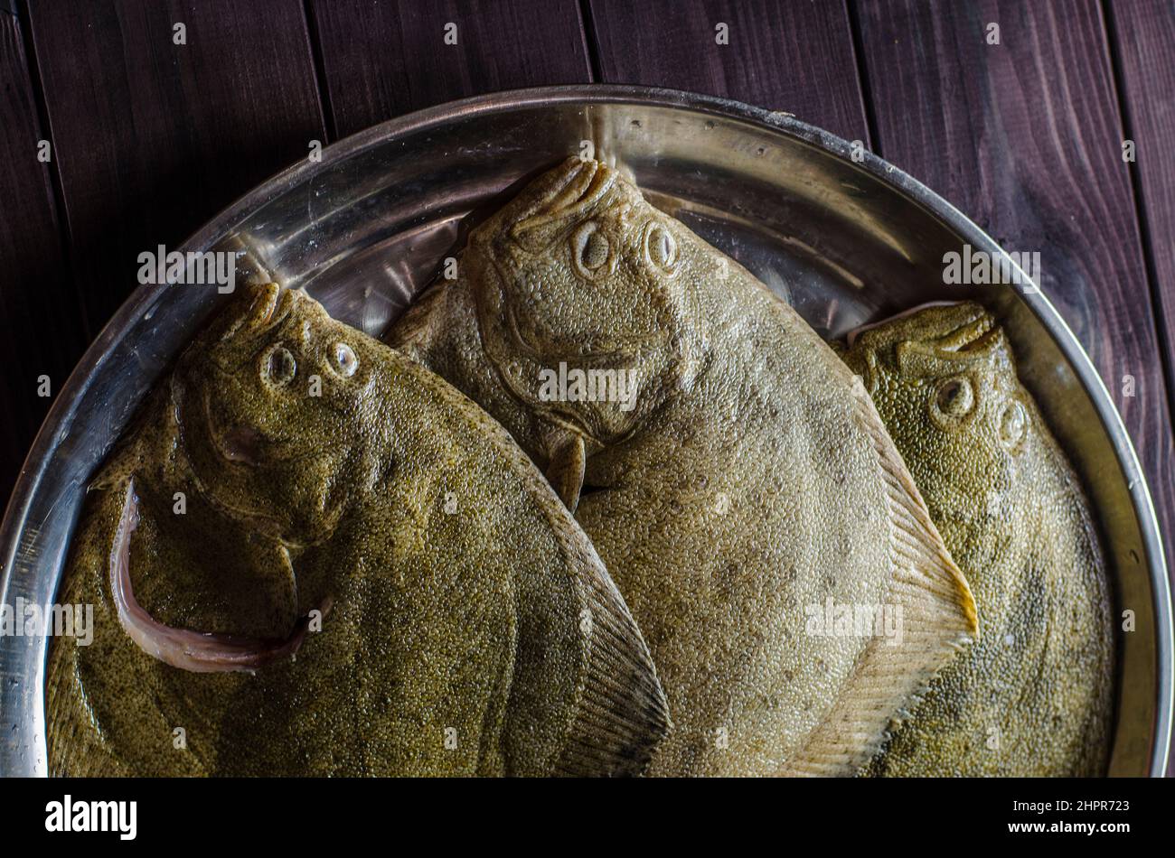 raw cleaned whole flounder fish ready for cooking Stock Photo - Alamy