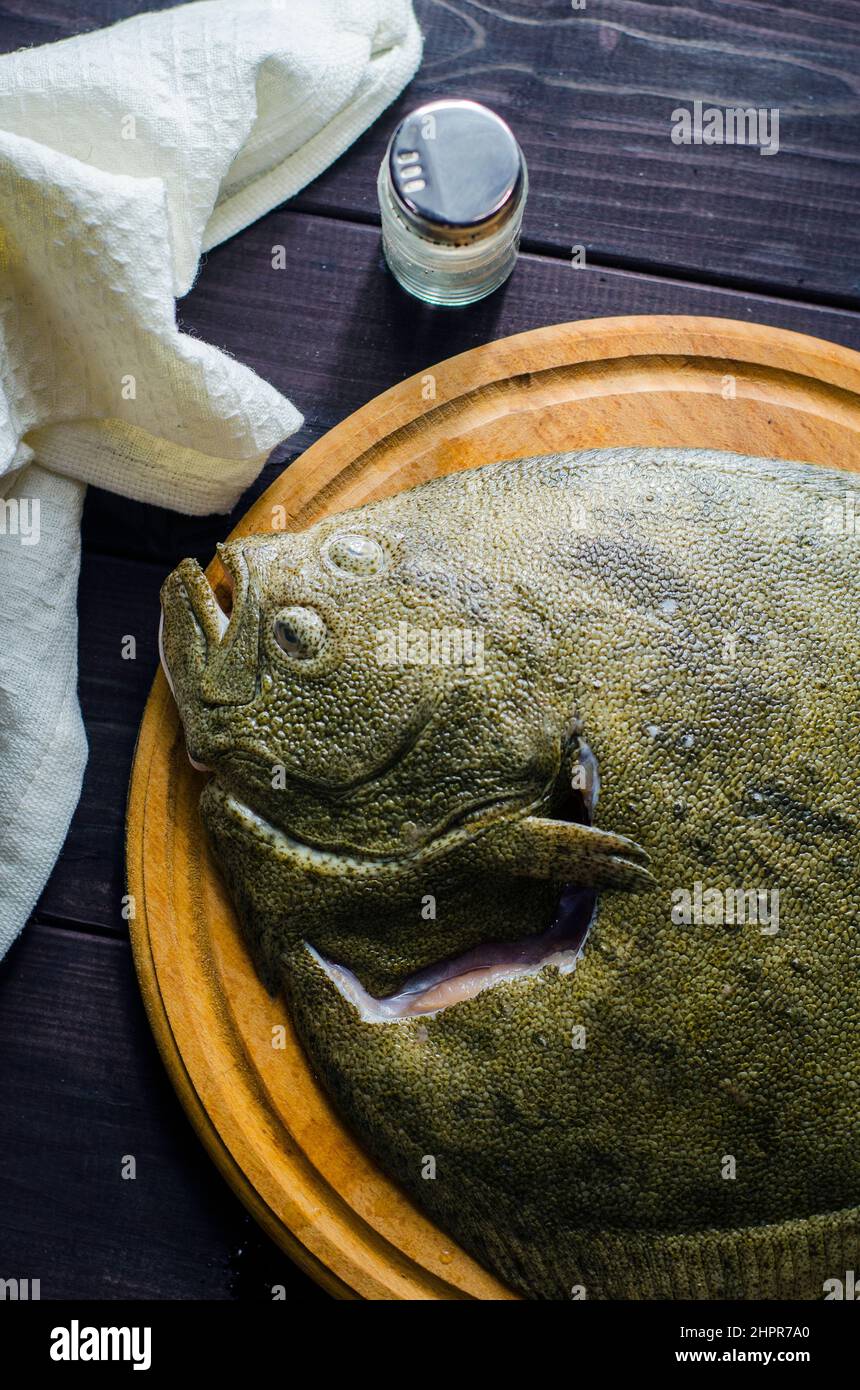 raw cleaned whole flounder fish ready for cooking Stock Photo - Alamy