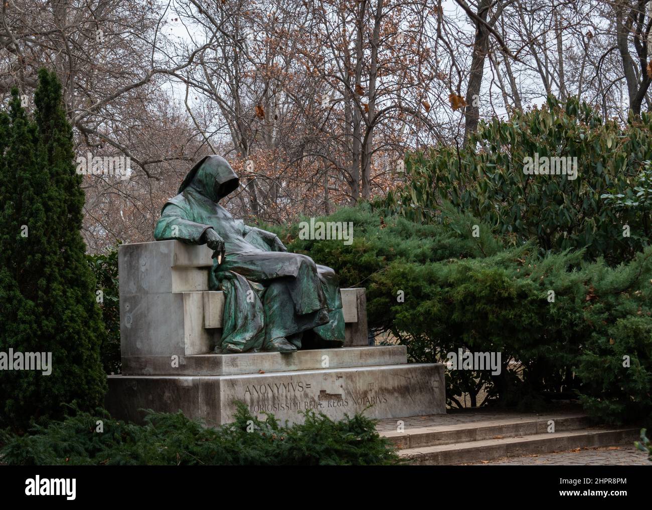 Anonymous statue hi-res stock photography and images - Alamy
