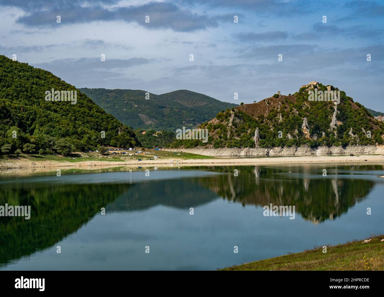 Lago del turano hi-res stock photography and images - Alamy