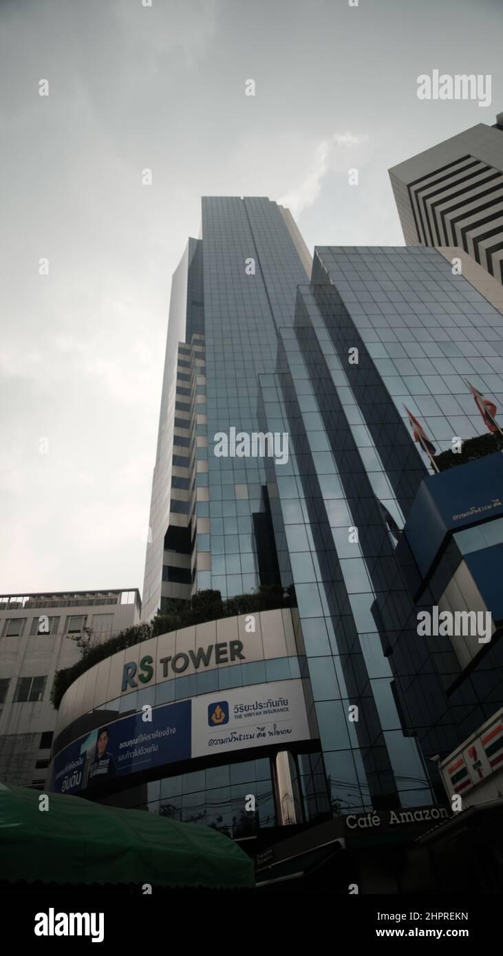 RS Tower. 41 storey office building 121, Ratchadapisek Road, Din Daeng ...