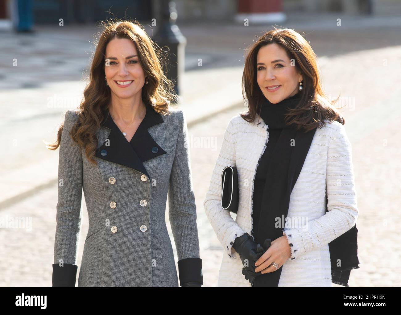 Princess mary kate middleton crown hi-res stock photography and images ...