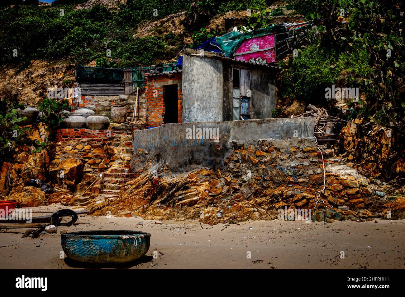 Small home on beach hi-res stock photography and images - Alamy