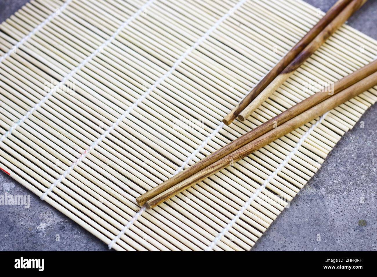 Sushi roller mat hi-res stock photography and images - Alamy