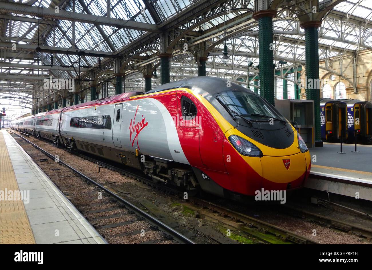 Virgin train carriage hi-res stock photography and images - Alamy