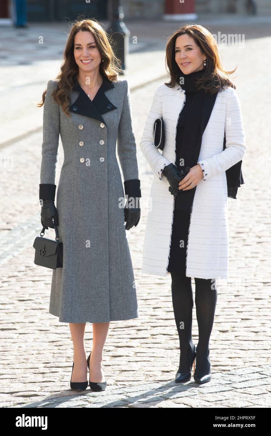 Princess mary kate middleton crown hi-res stock photography and images ...