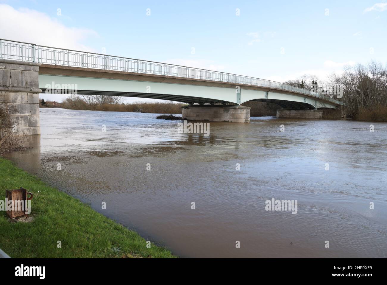 The River Severn in flood at Haw Bridge, Tirley, Gloucestershire ...