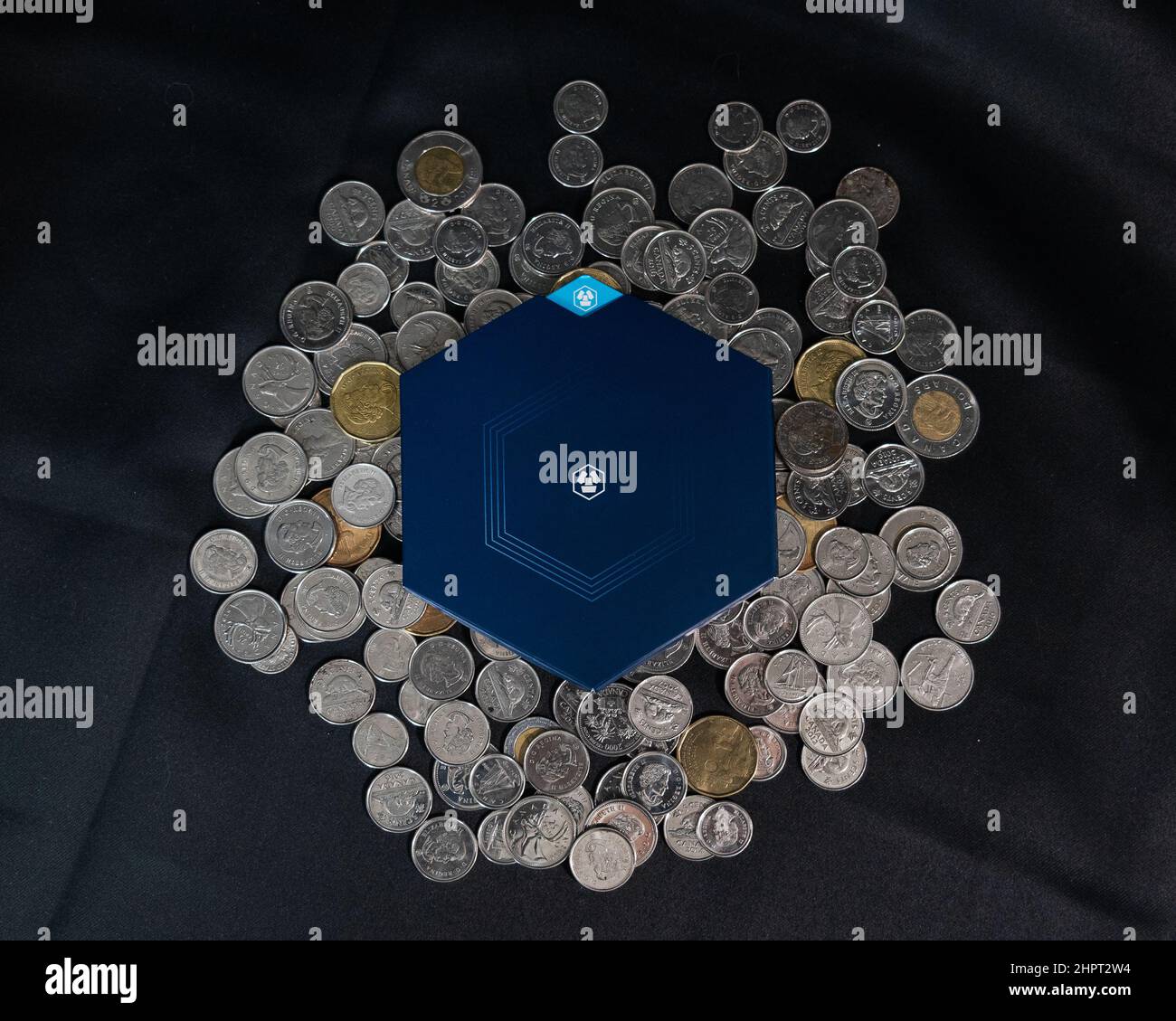 The New Cronos CRO Midnight blue Card in its packaging Stock Photo - Alamy