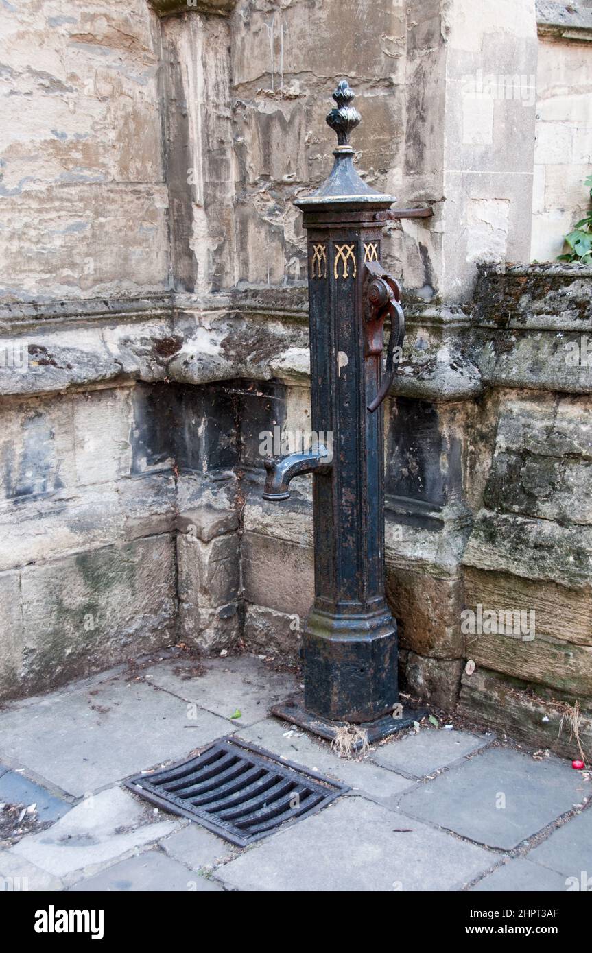 Around the UK - Views of Oxford, the city of 'dreaming Spires' Street ...