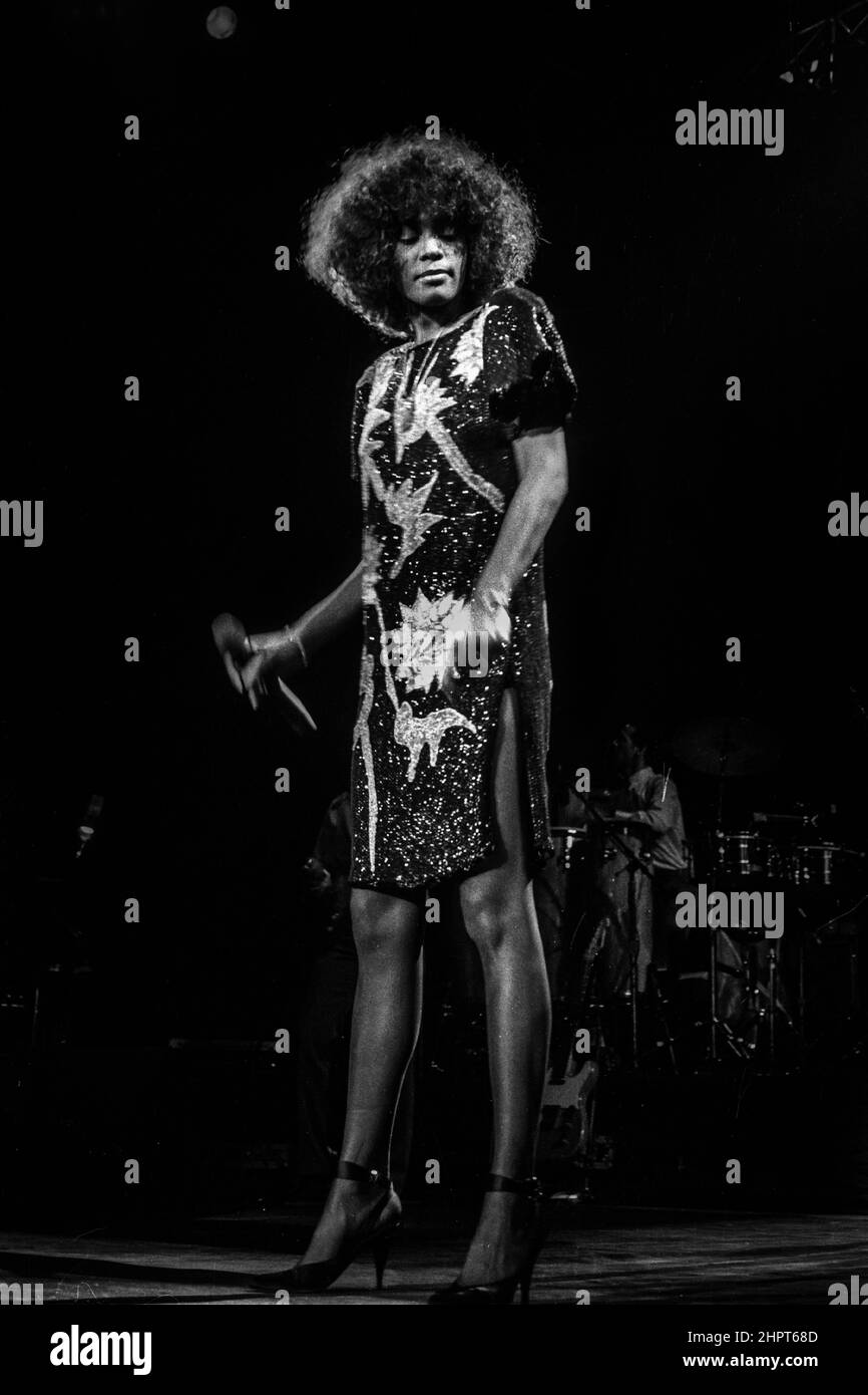 Whitney Houston live in Forest National on the 10 october 1986 ...